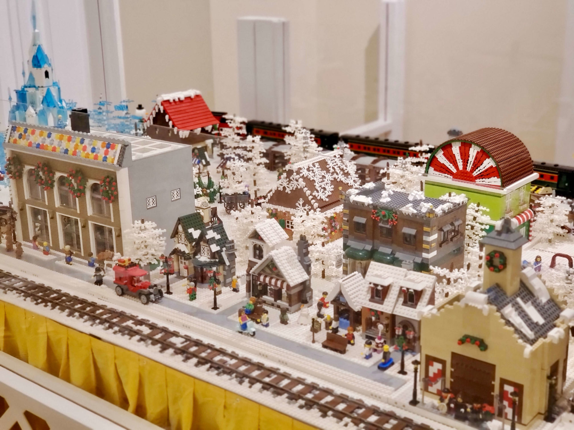 Best Holiday Train Displays in Cincinnati